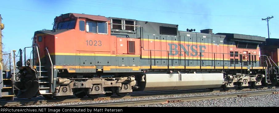 BNSF 1023